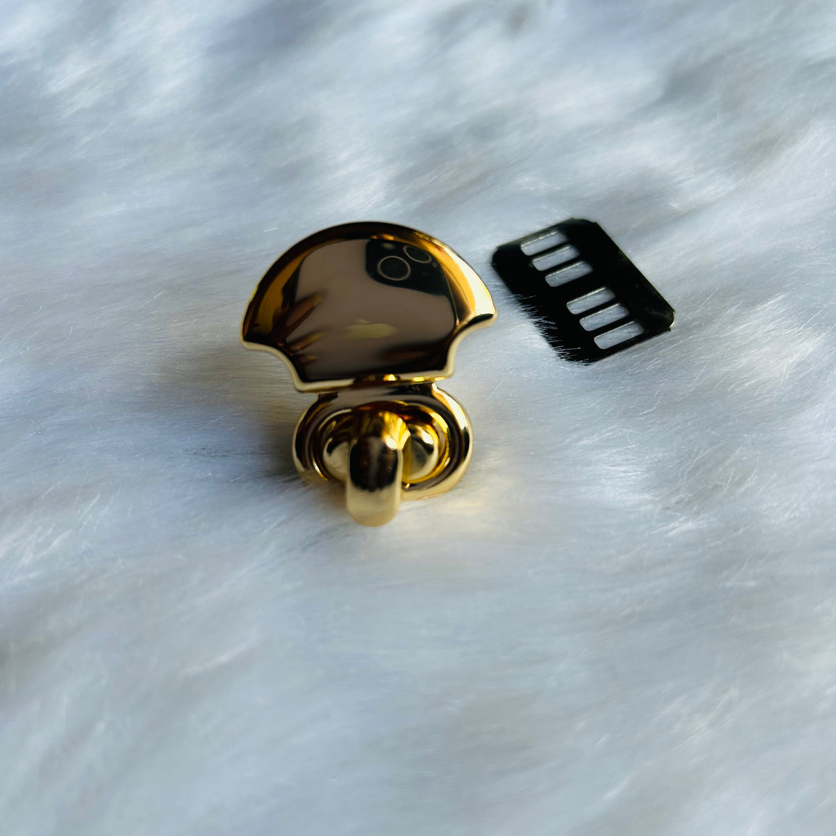 Bag Buckles - Shell (Gold) – Crochet Now India